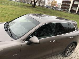 Brown Porsche Cayenne 2012 in Riga, with an engine capacity of 3.00 L and mileage of 247 thousand km for 15500 €, photo 8 on AUTOMOTO.COM.LV