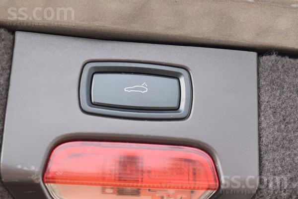 Brown Porsche Cayenne 2012 in Kuldiga, with an engine capacity of 3.00 L and mileage of 0 thousand km for 14700 €, photo 6 on AUTOMOTO.COM.LV
