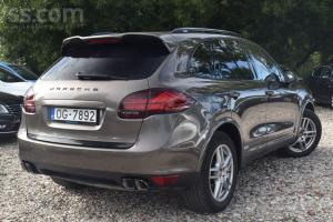 Brūns Porsche Cayenne 2012 Kuldīga, ar dzinēja tilpumu 3.00 L un nobraukumu 0 tūkst. km par 13700 €, foto 3 vietnē AUTOMOTO.COM.LV
