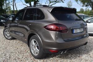 Brūns Porsche Cayenne 2012 Kuldīga, ar dzinēja tilpumu 3.00 L un nobraukumu 0 tūkst. km par 13700 €, foto 4 vietnē AUTOMOTO.COM.LV
