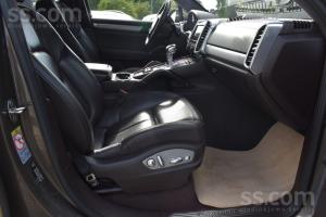 Brūns Porsche Cayenne 2012 Kuldīga, ar dzinēja tilpumu 3.00 L un nobraukumu 0 tūkst. km par 13700 €, foto 9 vietnē AUTOMOTO.COM.LV