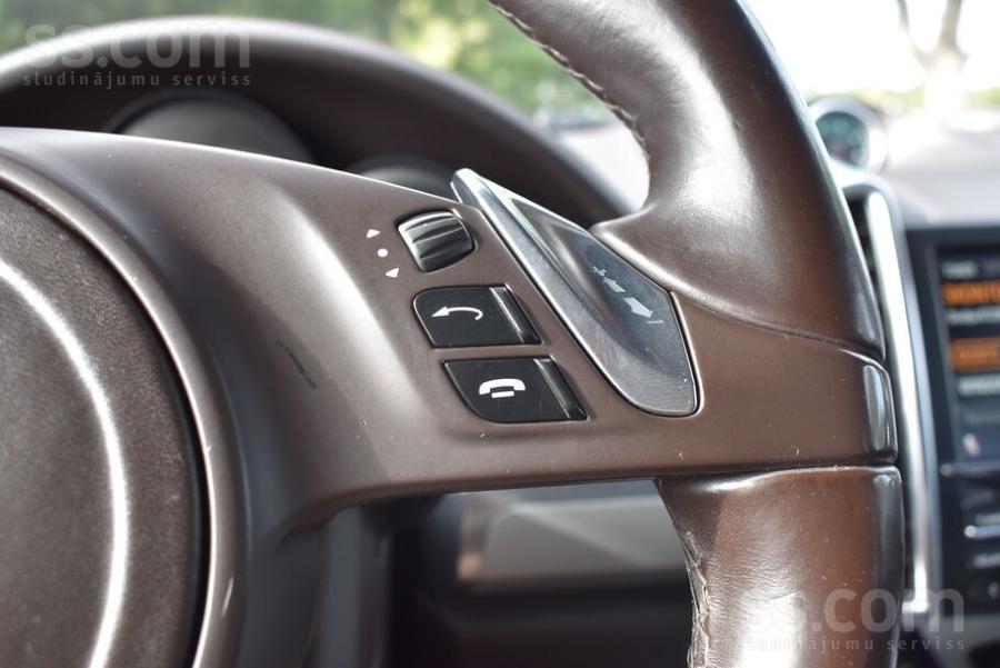 Brūns Porsche Cayenne 2012 Kuldīga, ar dzinēja tilpumu 3.00 L un nobraukumu 0 tūkst. km par 13700 €, foto 18 vietnē AUTOMOTO.COM.LV
