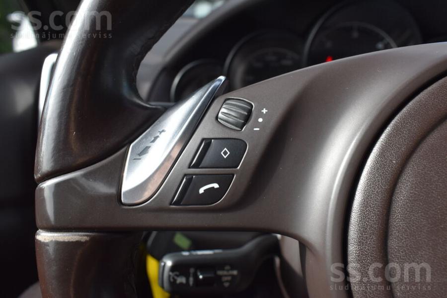 Brūns Porsche Cayenne 2012 Kuldīga, ar dzinēja tilpumu 3.00 L un nobraukumu 0 tūkst. km par 13700 €, foto 19 vietnē AUTOMOTO.COM.LV