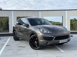 Brown Porsche Cayenne 2012 in Vilnius, with an engine capacity of 3.00 L and mileage of 260 thousand km for 11950 €, photo 3 on AUTOMOTO.COM.LV