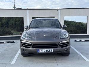 Brown Porsche Cayenne 2012 in Vilnius, with an engine capacity of 3.00 L and mileage of 260 thousand km for 11950 €, photo 5 on AUTOMOTO.COM.LV
