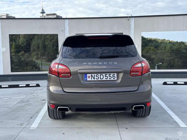 Brūns Porsche Cayenne 2012 Viļņa, ar dzinēja tilpumu 3.00 L un nobraukumu 260 tūkst. km par 11950 €, foto 11 vietnē AUTOMOTO.COM.LV