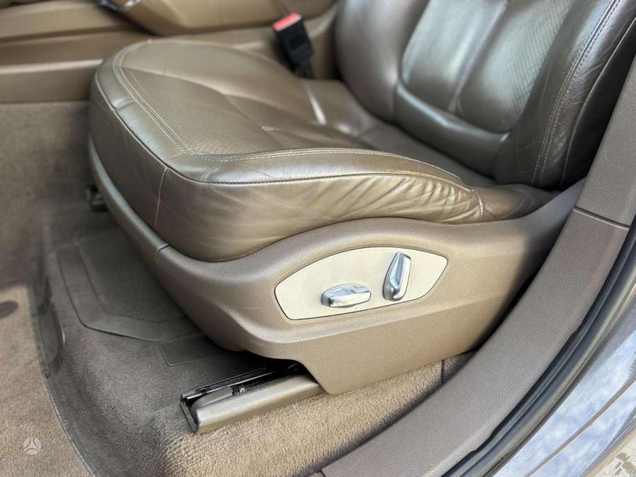 Brown Porsche Cayenne 2012 in Vilnius, with an engine capacity of 3.00 L and mileage of 260 thousand km for 11950 €, photo 25 on AUTOMOTO.COM.LV