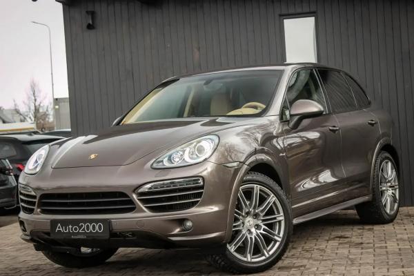 Brūns Porsche Cayenne 2012 Tukums, ar dzinēja tilpumu 3.00 L un nobraukumu 260 tūkst. km par 15990 €, foto 3 vietnē AUTOMOTO.COM.LV