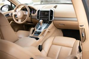 Brūns Porsche Cayenne 2012 Tukums, ar dzinēja tilpumu 3.00 L un nobraukumu 260 tūkst. km par 15990 €, foto 6 vietnē AUTOMOTO.COM.LV