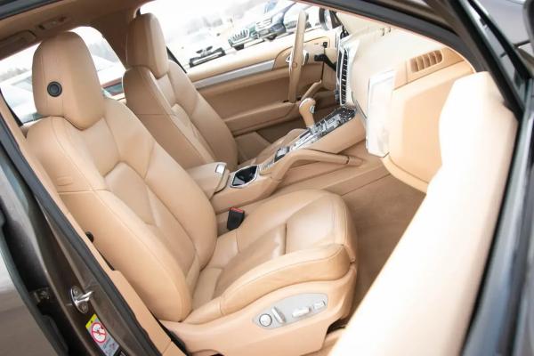 Brūns Porsche Cayenne 2012 Tukums, ar dzinēja tilpumu 3.00 L un nobraukumu 260 tūkst. km par 15990 €, foto 7 vietnē AUTOMOTO.COM.LV
