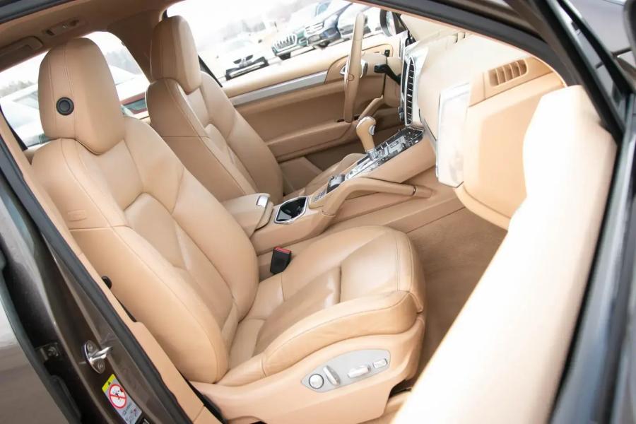 Brūns Porsche Cayenne 2012 Tukums, ar dzinēja tilpumu 3.00 L un nobraukumu 260 tūkst. km par 15990 €, foto 7 vietnē AUTOMOTO.COM.LV