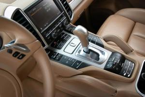 Brūns Porsche Cayenne 2012 Tukums, ar dzinēja tilpumu 3.00 L un nobraukumu 260 tūkst. km par 15990 €, foto 8 vietnē AUTOMOTO.COM.LV