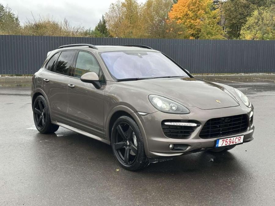Brūns Porsche Cayenne 2013 Kauņa, ar dzinēja tilpumu 4.20 L un nobraukumu 248 tūkst. km par 17500 €, foto 11 vietnē AUTOMOTO.COM.LV