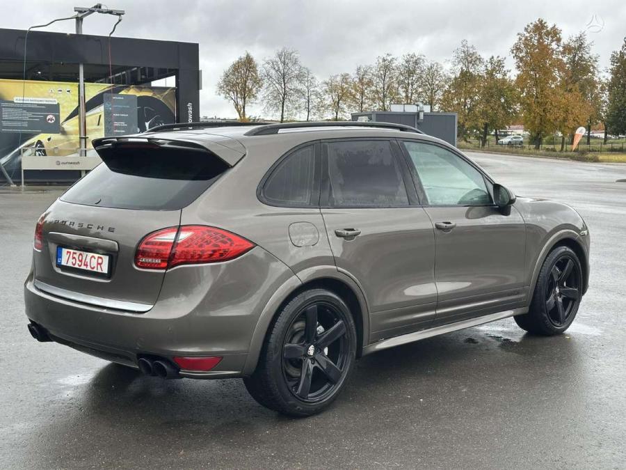 Brūns Porsche Cayenne 2013 Kauņa, ar dzinēja tilpumu 4.20 L un nobraukumu 248 tūkst. km par 17500 €, foto 12 vietnē AUTOMOTO.COM.LV