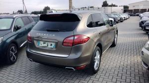 Brown Porsche Cayenne 2013 in Taurage, with an engine capacity of 2.97 L and mileage of 203 thousand km for 14300 €, photo 4 on AUTOMOTO.COM.LV