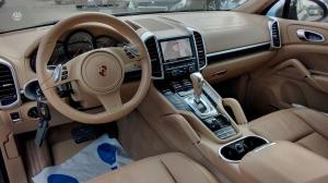 Brown Porsche Cayenne 2013 in Taurage, with an engine capacity of 2.97 L and mileage of 203 thousand km for 14300 €, photo 5 on AUTOMOTO.COM.LV
