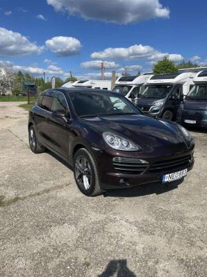 Brown Porsche Cayenne 2013 in Vilnius, with an engine capacity of 4.13 L and mileage of 290 thousand km for 18150 €, photo 4 on AUTOMOTO.COM.LV