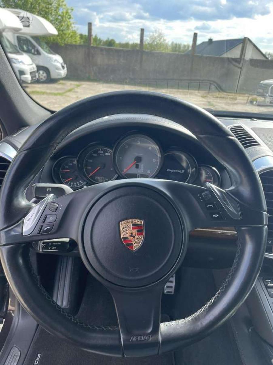 Brown Porsche Cayenne 2013 in Vilnius, with an engine capacity of 4.13 L and mileage of 290 thousand km for 18150 €, photo 18 on AUTOMOTO.COM.LV