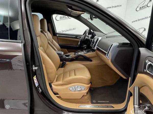 Brūns Porsche Cayenne 2014 Viļņa, ar dzinēja tilpumu 4.81 L un nobraukumu 184 tūkst. km par 14900 €, foto 5 vietnē AUTOMOTO.COM.LV