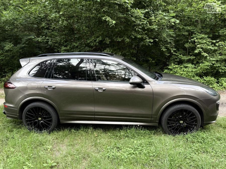 Brown Porsche Cayenne 2014 in Kaunas, with an engine capacity of 3.00 L and mileage of 240 thousand km for 23000 €, photo 8 on AUTOMOTO.COM.LV