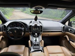 Brown Porsche Cayenne 2014 in Kaunas, with an engine capacity of 3.00 L and mileage of 240 thousand km for 23000 €, photo 18 on AUTOMOTO.COM.LV