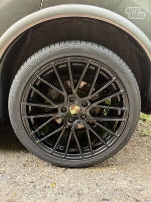 Brown Porsche Cayenne 2014 in Kaunas, with an engine capacity of 3.00 L and mileage of 240 thousand km for 23000 €, photo 22 on AUTOMOTO.COM.LV