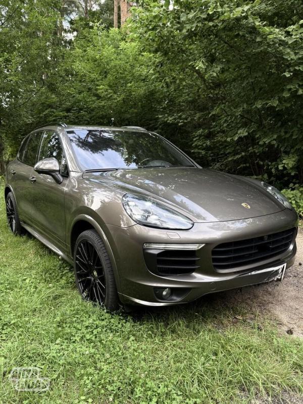Brown Porsche Cayenne 2014 in Kaunas, with an engine capacity of 3.00 L and mileage of 240 thousand km for 22000 €, photo 1 on AUTOMOTO.COM.LV