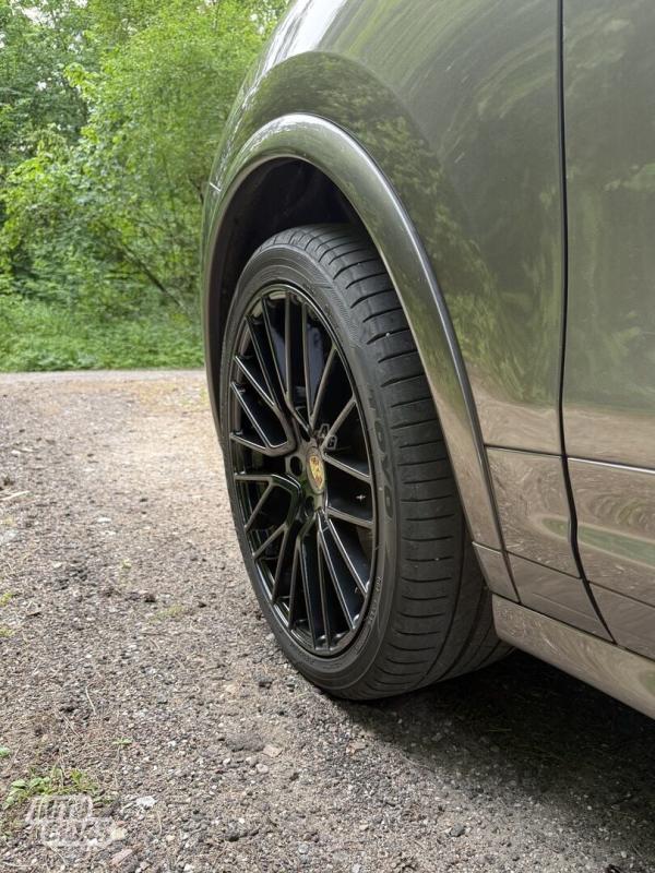 Brown Porsche Cayenne 2014 in Kaunas, with an engine capacity of 3.00 L and mileage of 240 thousand km for 22000 €, photo 10 on AUTOMOTO.COM.LV