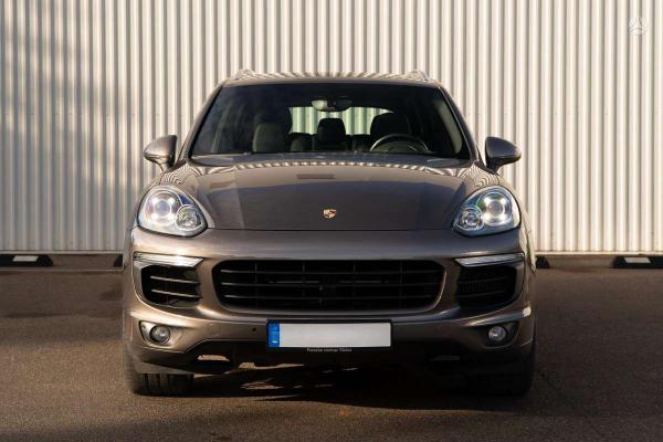 Porsche Cayenne 2014 Viļņa vietnē Brūns Porsche Cayenne 2014 Viļņa, ar dzinēja tilpumu 2.97 L un nobraukumu 246 tūkst. km par 21000 €, foto 3 vietnē AUTOMOTO.COM.LV
