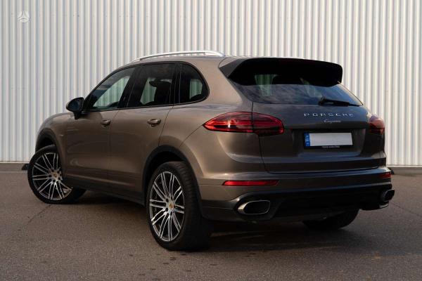 Porsche Cayenne 2014 Viļņa vietnē Brūns Porsche Cayenne 2014 Viļņa, ar dzinēja tilpumu 2.97 L un nobraukumu 246 tūkst. km par 21000 €, foto 8 vietnē AUTOMOTO.COM.LV