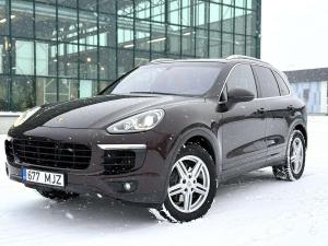 Brūns Porsche Cayenne 2015 Tallina, ar dzinēja tilpumu 2.97 L un nobraukumu 112 tūkst. km par 28500 €, foto  vietnē AUTOMOTO.COM.LV
