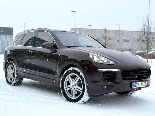 Brown Porsche Cayenne 2015 in Tallinn, with an engine capacity of 2.97 L and mileage of 112 thousand km for 28500 €, photo 3 on AUTOMOTO.COM.LV