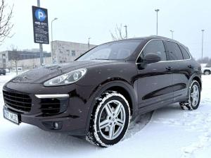 Brūns Porsche Cayenne 2015 Tallina, ar dzinēja tilpumu 2.97 L un nobraukumu 112 tūkst. km par 28500 €, foto 5 vietnē AUTOMOTO.COM.LV