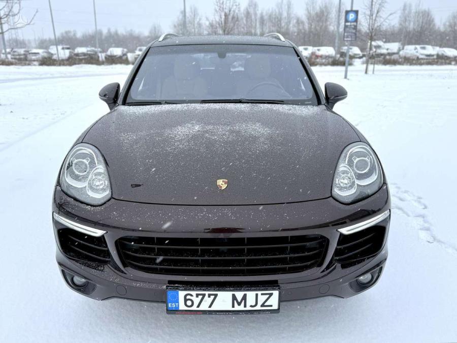 Brūns Porsche Cayenne 2015 Tallina, ar dzinēja tilpumu 2.97 L un nobraukumu 112 tūkst. km par 28500 €, foto 6 vietnē AUTOMOTO.COM.LV