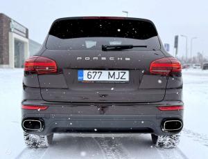 Brūns Porsche Cayenne 2015 Tallina, ar dzinēja tilpumu 2.97 L un nobraukumu 112 tūkst. km par 28500 €, foto 7 vietnē AUTOMOTO.COM.LV