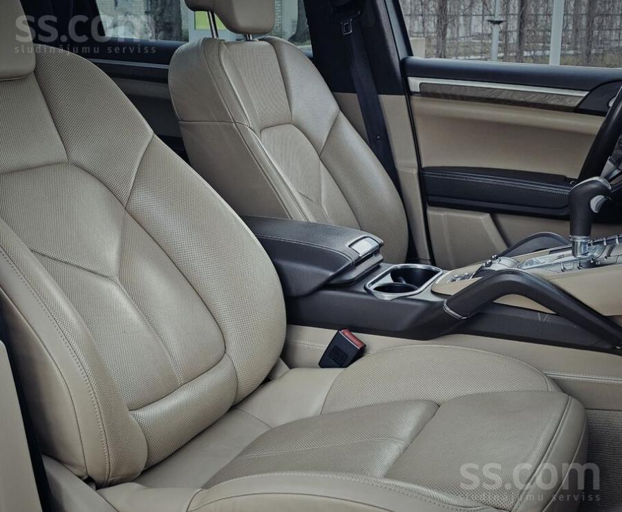 Brūns Porsche Cayenne 2015 Jelgava, ar dzinēja tilpumu 3.60 L un nobraukumu 215 tūkst. km par 25900 €, foto 11 vietnē AUTOMOTO.COM.LV
