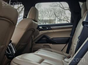 Brūns Porsche Cayenne 2015 Jelgava, ar dzinēja tilpumu 3.60 L un nobraukumu 215 tūkst. km par 25900 €, foto 13 vietnē AUTOMOTO.COM.LV