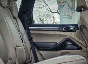 Brūns Porsche Cayenne 2015 Jelgava, ar dzinēja tilpumu 3.60 L un nobraukumu 215 tūkst. km par 25900 €, foto 14 vietnē AUTOMOTO.COM.LV