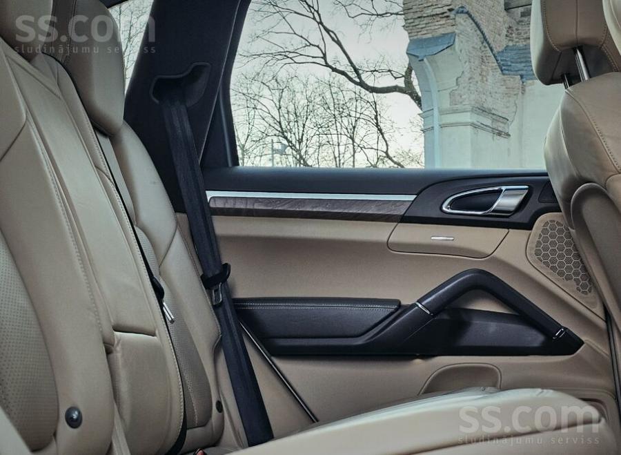 Brūns Porsche Cayenne 2015 Jelgava, ar dzinēja tilpumu 3.60 L un nobraukumu 215 tūkst. km par 25900 €, foto 14 vietnē AUTOMOTO.COM.LV