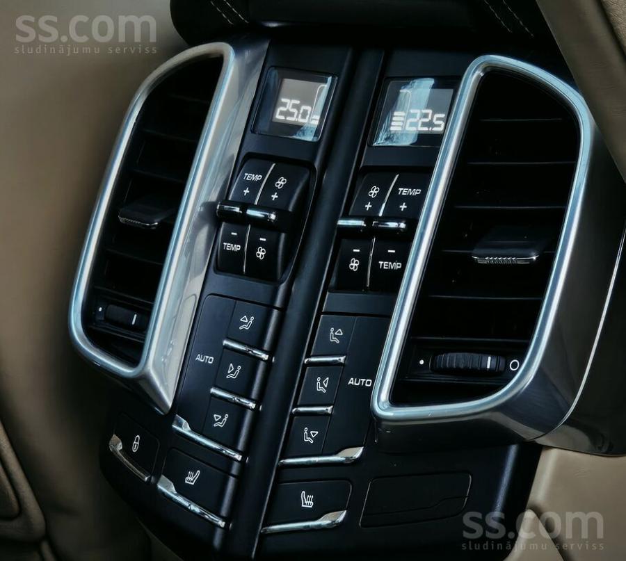 Brūns Porsche Cayenne 2015 Jelgava, ar dzinēja tilpumu 3.60 L un nobraukumu 215 tūkst. km par 25900 €, foto 16 vietnē AUTOMOTO.COM.LV
