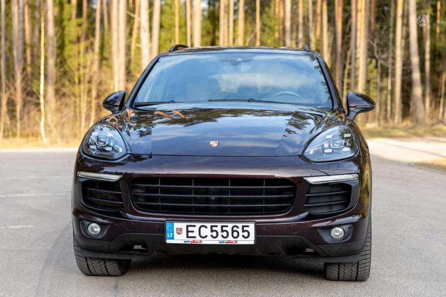 Brūns Porsche Cayenne 2015 Klaipėda, ar dzinēja tilpumu 3.00 L un nobraukumu 168 tūkst. km par 19999 €, foto 1 vietnē AUTOMOTO.COM.LV