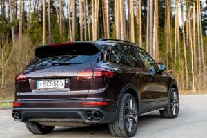 Brūns Porsche Cayenne 2015 Klaipėda, ar dzinēja tilpumu 3.00 L un nobraukumu 168 tūkst. km par 19999 €, foto 4 vietnē AUTOMOTO.COM.LV