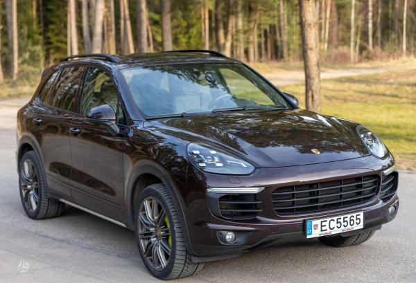 Brūns Porsche Cayenne 2015 Klaipėda, ar dzinēja tilpumu 3.00 L un nobraukumu 168 tūkst. km par 19999 €, foto 5 vietnē AUTOMOTO.COM.LV