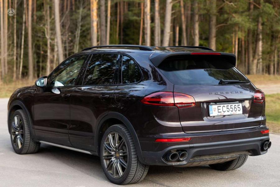 Brūns Porsche Cayenne 2015 Klaipėda, ar dzinēja tilpumu 3.00 L un nobraukumu 168 tūkst. km par 19999 €, foto 7 vietnē AUTOMOTO.COM.LV