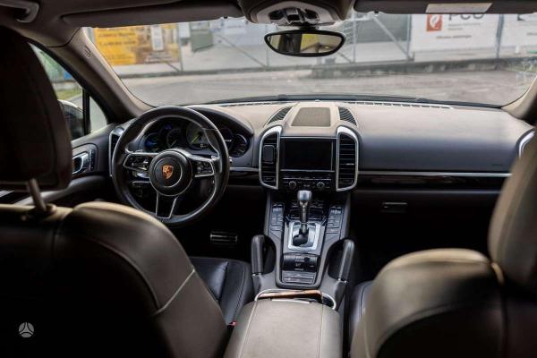 Brūns Porsche Cayenne 2015 Klaipėda, ar dzinēja tilpumu 3.00 L un nobraukumu 168 tūkst. km par 19999 €, foto 10 vietnē AUTOMOTO.COM.LV