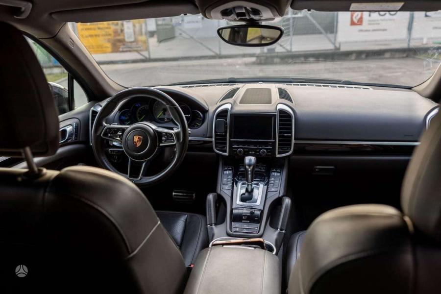 Brūns Porsche Cayenne 2015 Klaipėda, ar dzinēja tilpumu 3.00 L un nobraukumu 168 tūkst. km par 19999 €, foto 11 vietnē AUTOMOTO.COM.LV