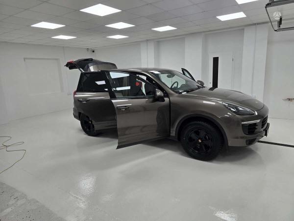 Brūns Porsche Cayenne 2015 Širvintos, ar dzinēja tilpumu 2.97 L un nobraukumu 250 tūkst. km par 22500 €, foto 4 vietnē AUTOMOTO.COM.LV