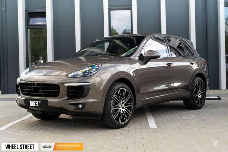 Brūns Porsche Cayenne 2015 Viļņa, ar dzinēja tilpumu 4.13 L un nobraukumu 216 tūkst. km par 28999 €, foto 1 vietnē AUTOMOTO.COM.LV