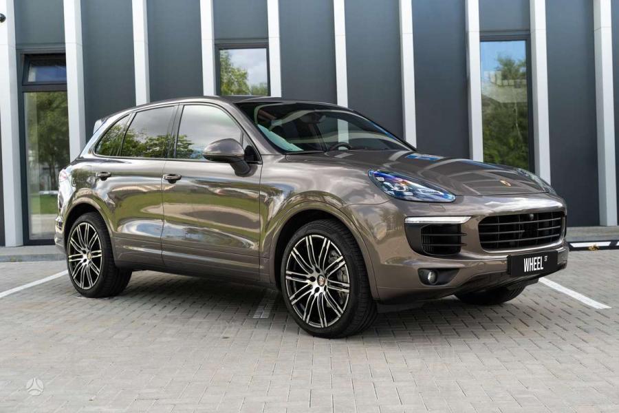 Brūns Porsche Cayenne 2015 Viļņa, ar dzinēja tilpumu 4.13 L un nobraukumu 216 tūkst. km par 28999 €, foto 8 vietnē AUTOMOTO.COM.LV