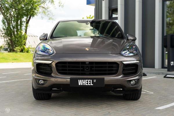 Brūns Porsche Cayenne 2015 Viļņa, ar dzinēja tilpumu 4.13 L un nobraukumu 216 tūkst. km par 28999 €, foto 8 vietnē AUTOMOTO.COM.LV